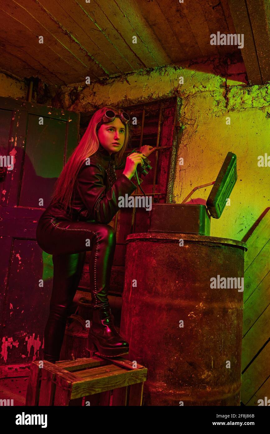 Night vision device goggles hi-res stock photography and images - Alamy