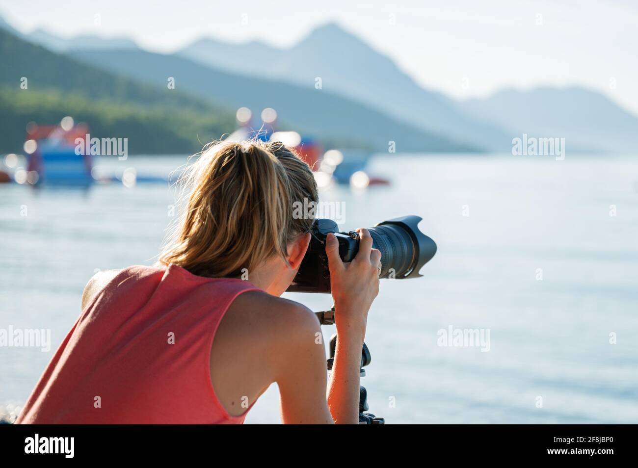 Female reporter outside hi-res stock photography and images - Alamy