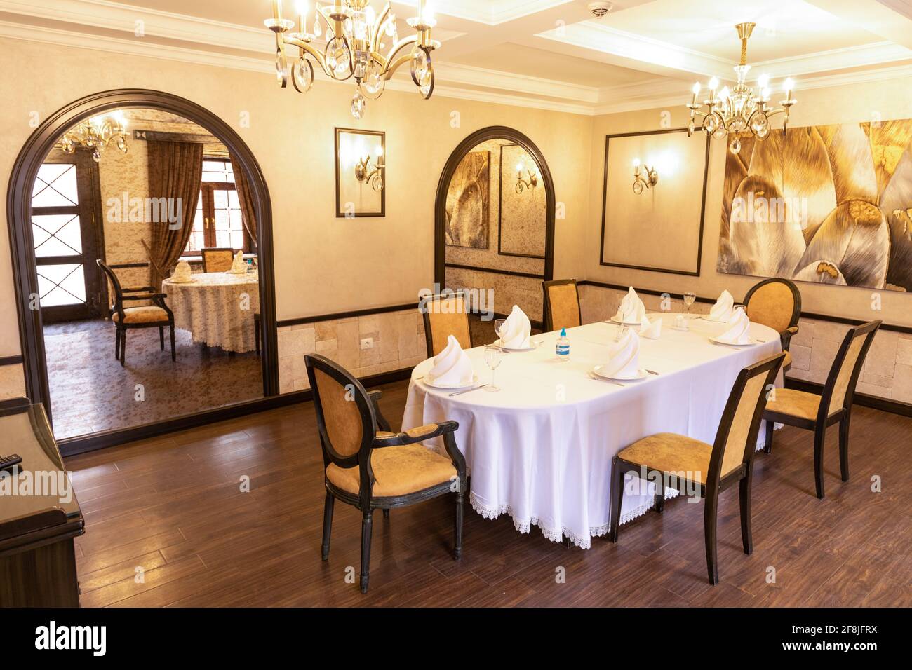 Luxury restaurant banquet hall event room interior Stock Photo - Alamy