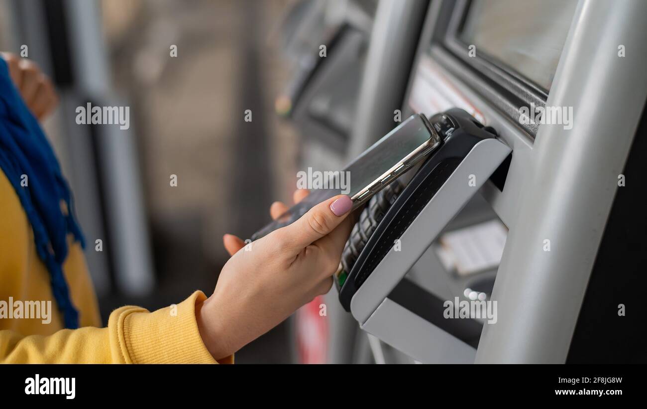 Automatic payment order hi-res stock photography and images - Alamy