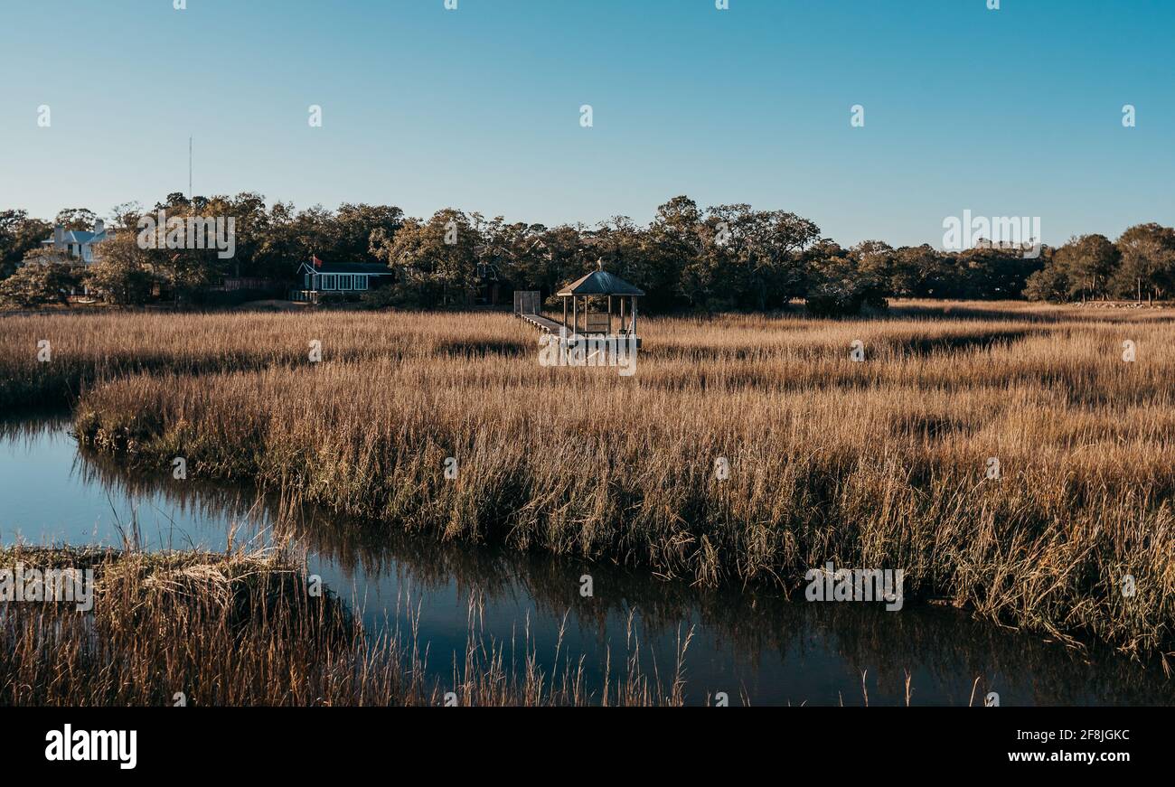 marsh dock blue sky south carolina Stock Photo - Alamy