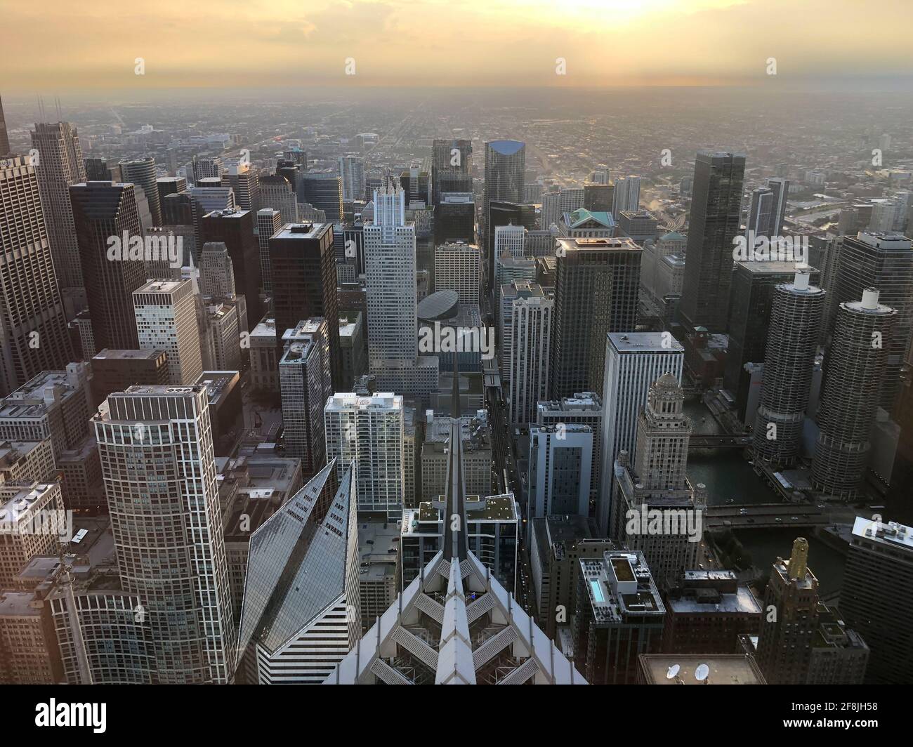 City overhead cloud hi-res stock photography and images - Alamy