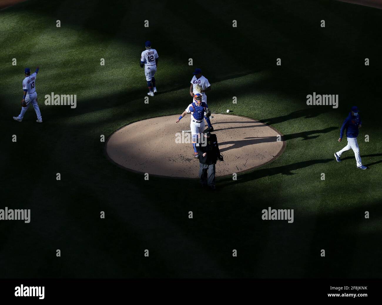 Pitcher positions hi-res stock photography and images - Alamy