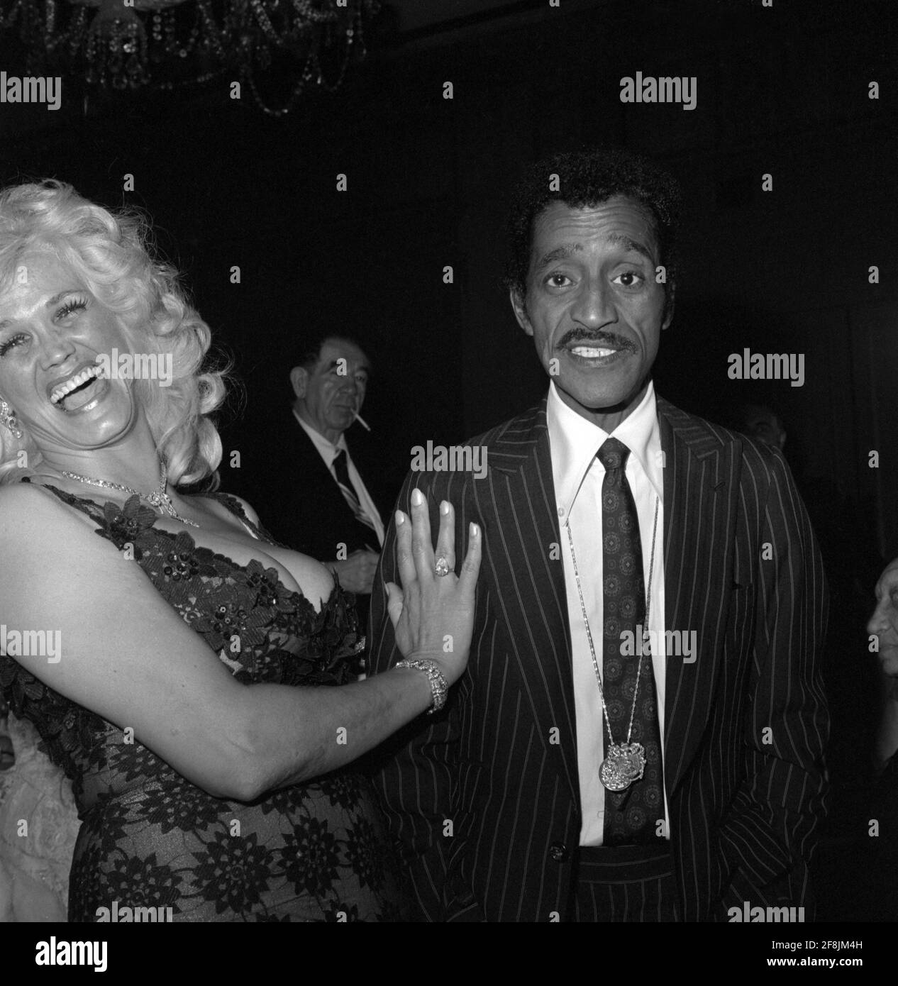 Sammy davis jr 1970s hi-res stock photography and images - Alamy