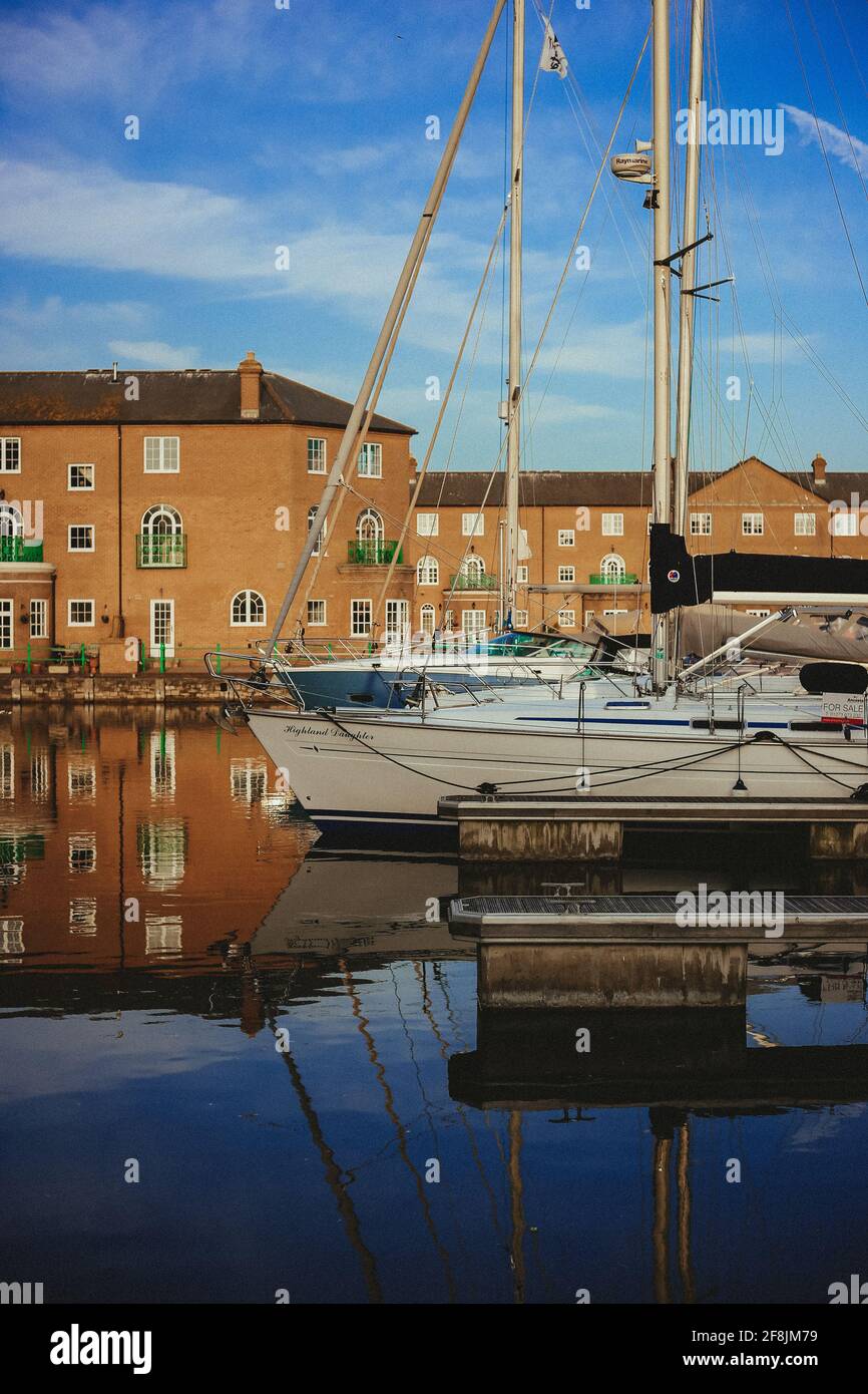 boat docket at marina Stock Photo - Alamy