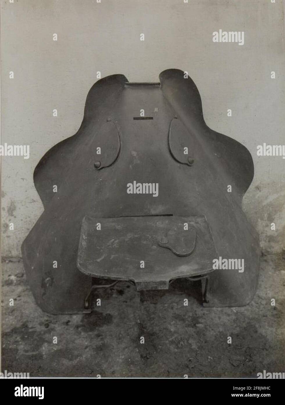 Shield edge hi-res stock photography and images - Alamy