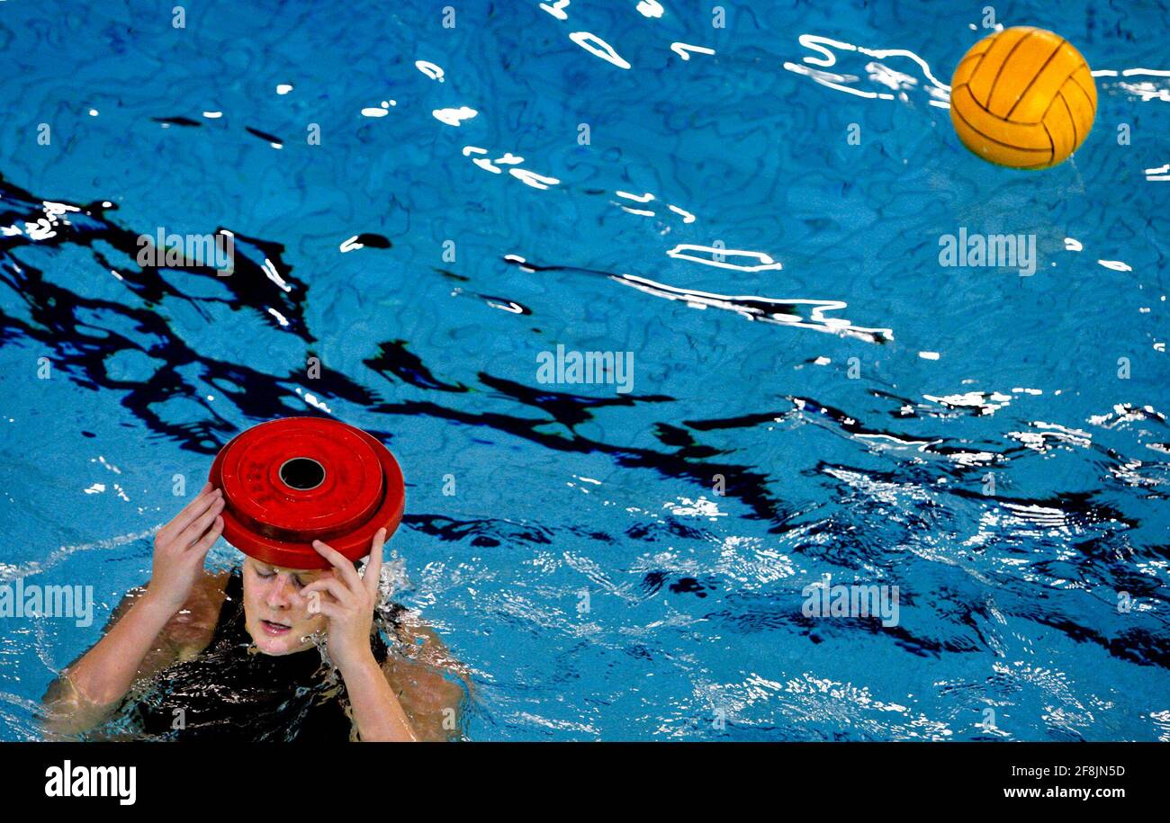 Water polo women team hi-res stock photography and images - Alamy
