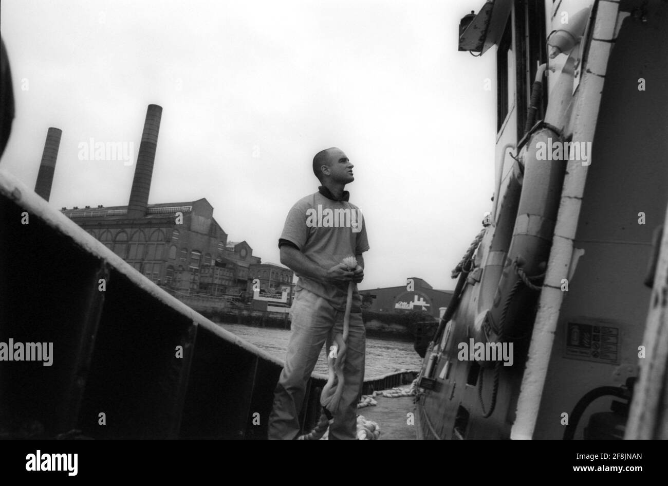 Lightermen of the River Thames working on the barges Stock Photo - Alamy