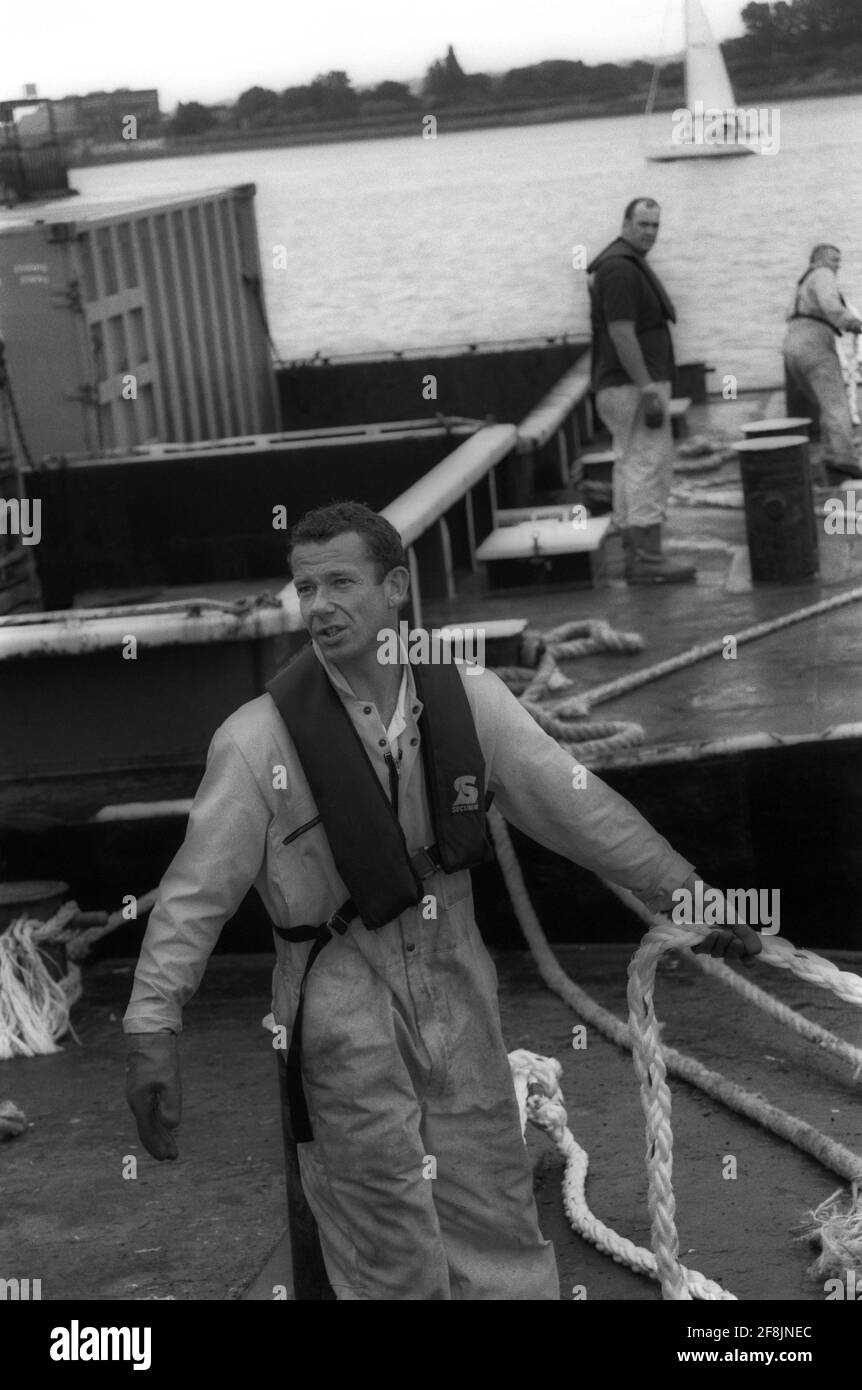 Lightermen of the River Thames working on the barges Stock Photo - Alamy