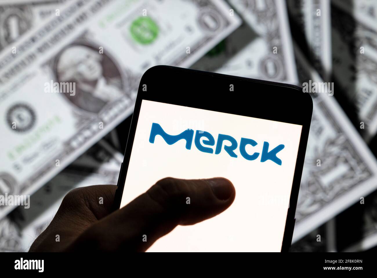 Merck logo hi-res stock photography and images - Alamy
