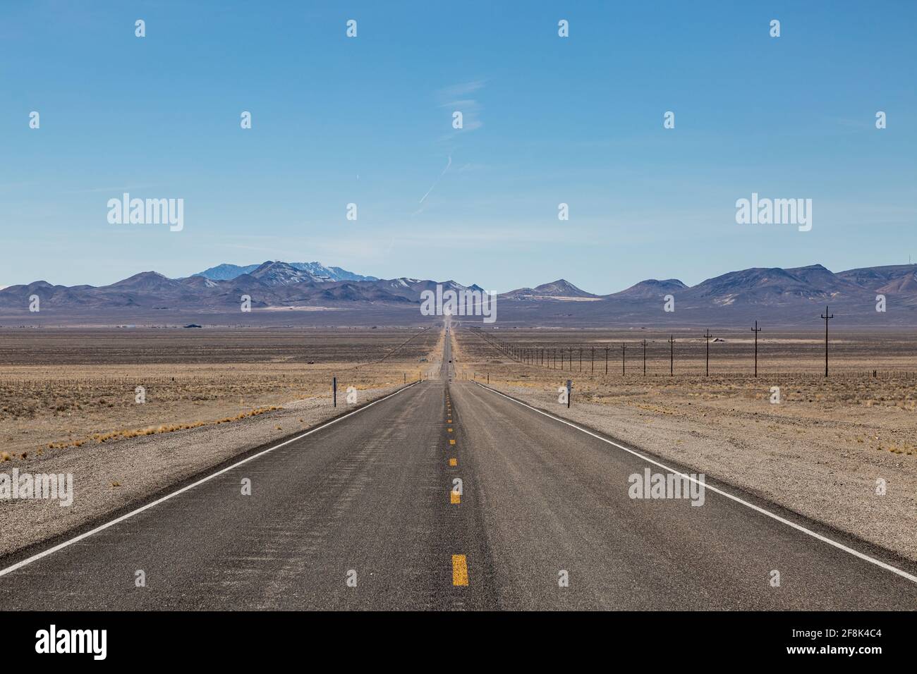 Long straight roads in desert hi-res stock photography and images - Alamy