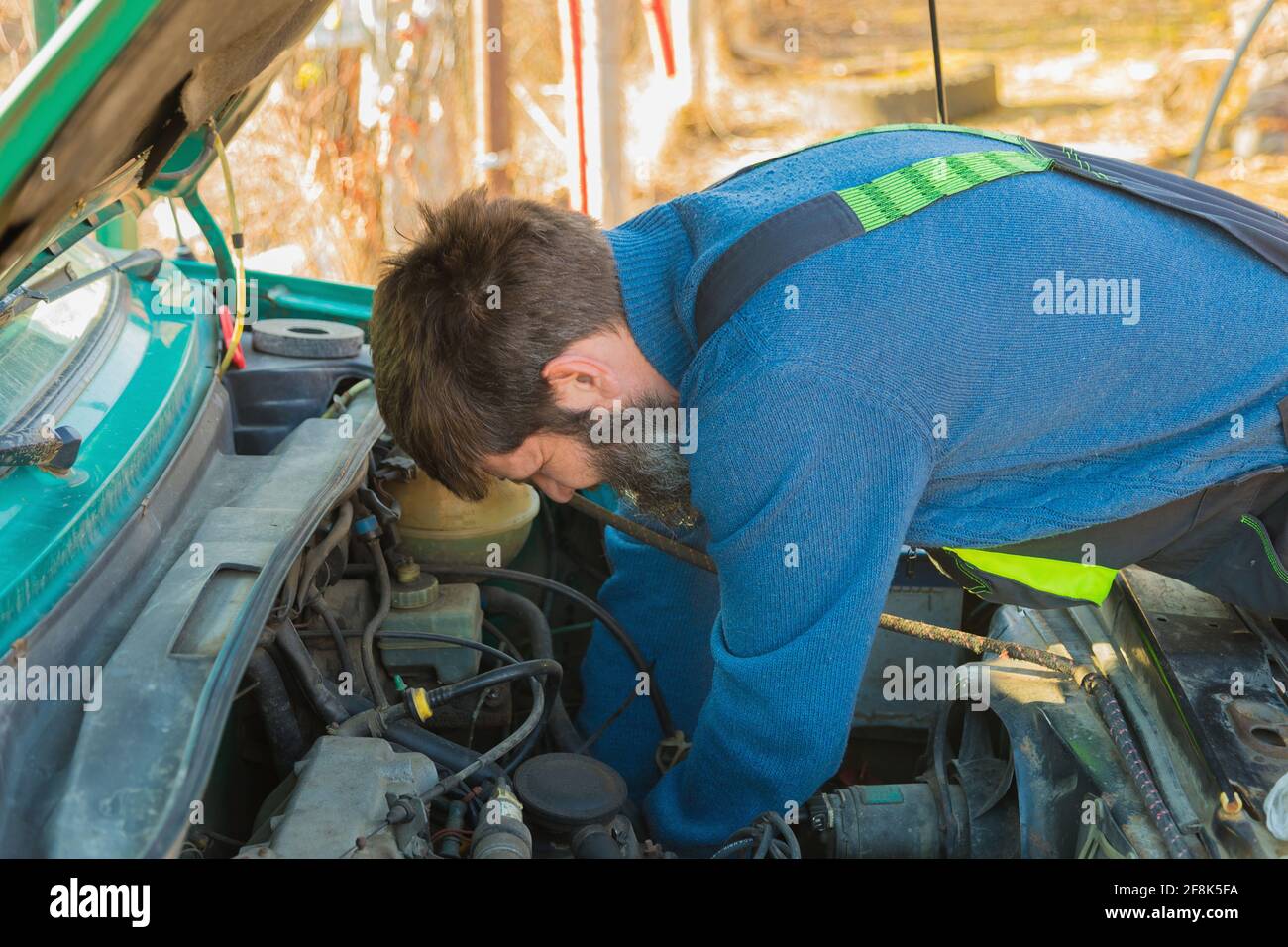 Old engine motor oil hi-res stock photography and images - Alamy