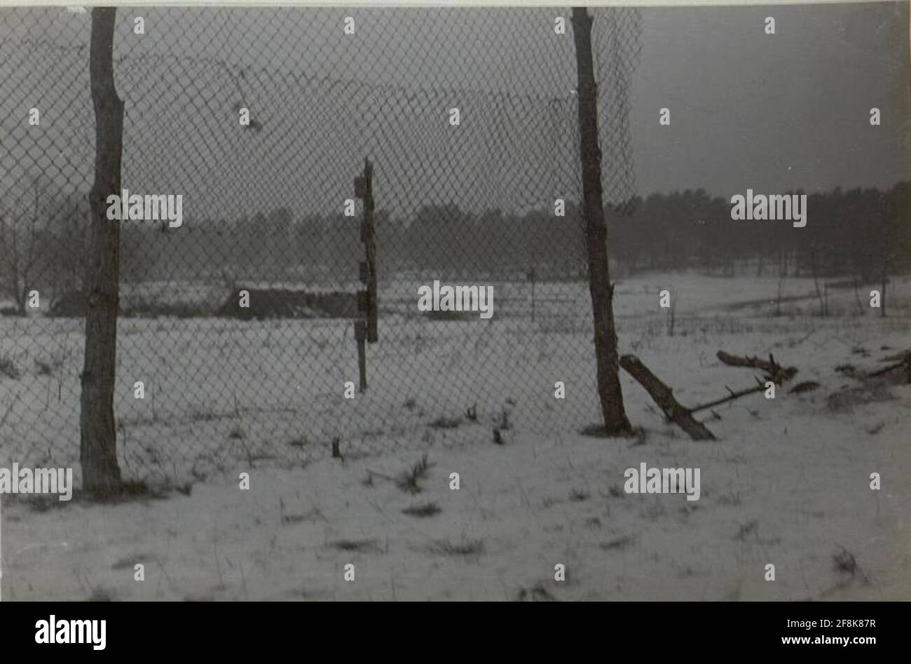 Storm course.Vor to blasting wire mesh Stock Photo - Alamy