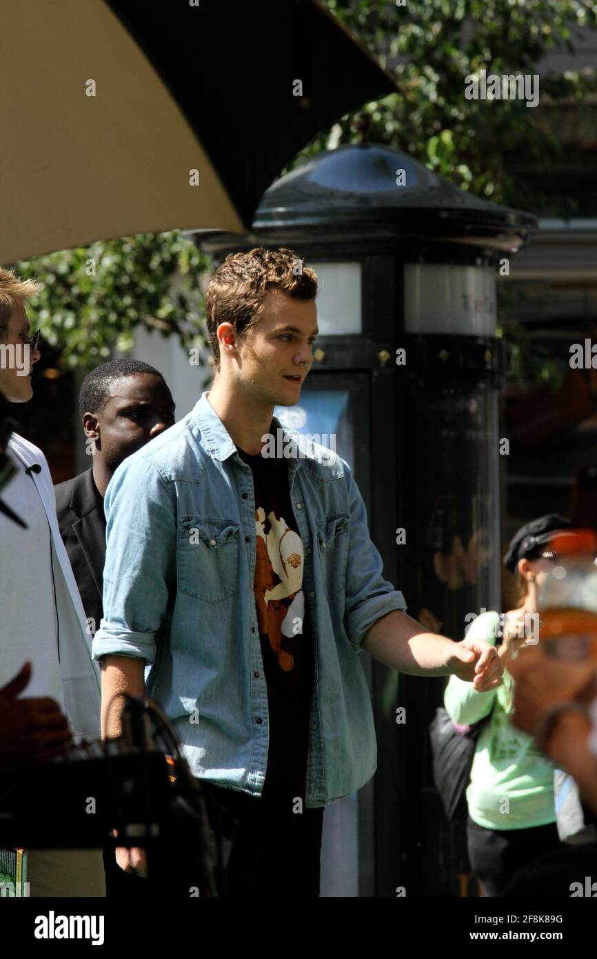 Alexander Ludwig And Amandla Stenberg
