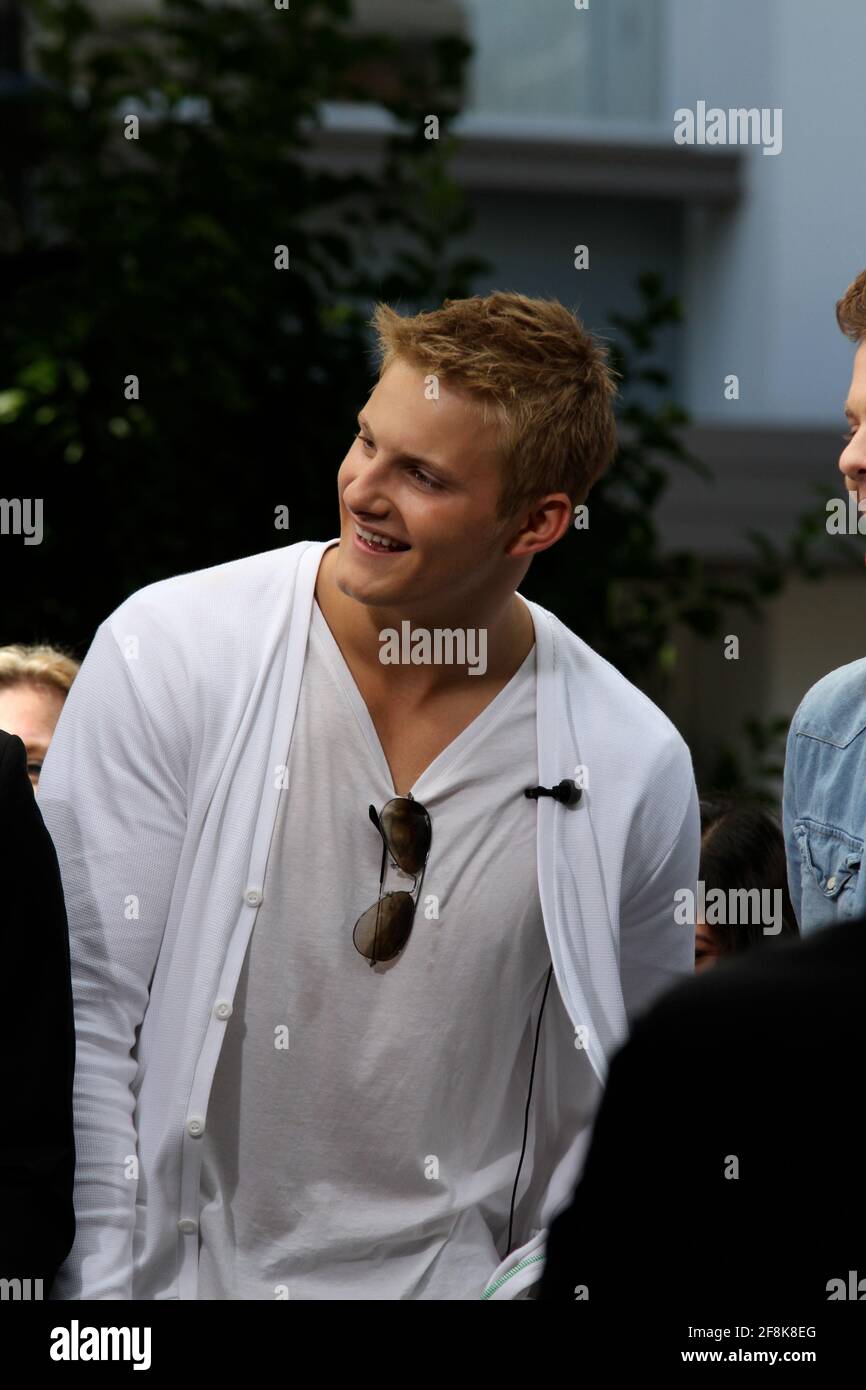 Alexander Ludwig And Amandla Stenberg