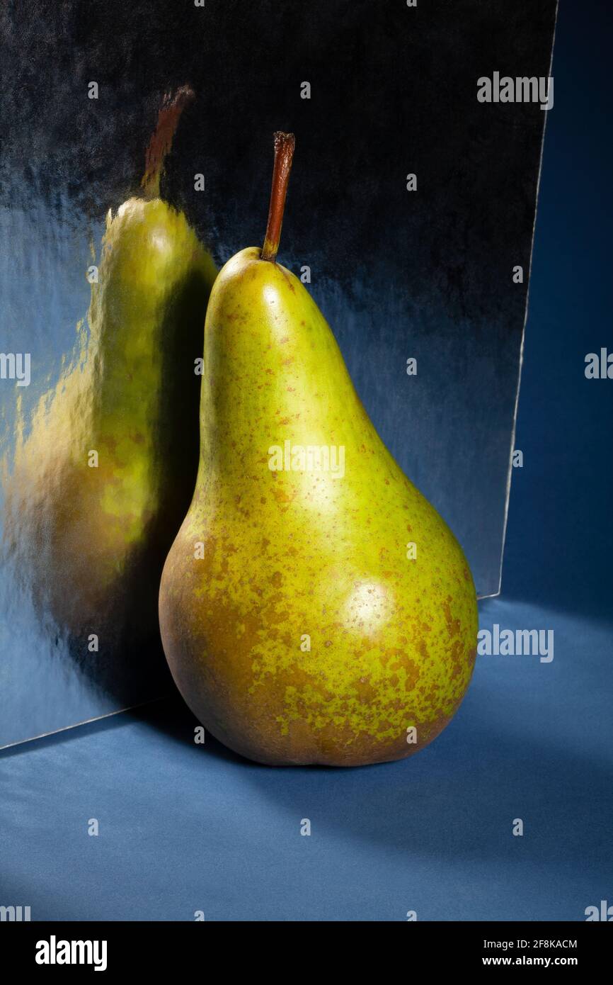 Blue green background hi-res stock photography and images - Alamy