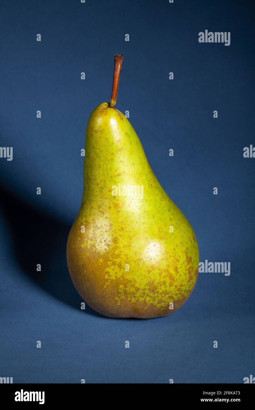 Blue green background hi-res stock photography and images - Alamy