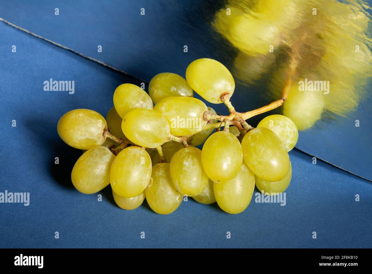 Blue green yellow background hi-res stock photography and images - Alamy