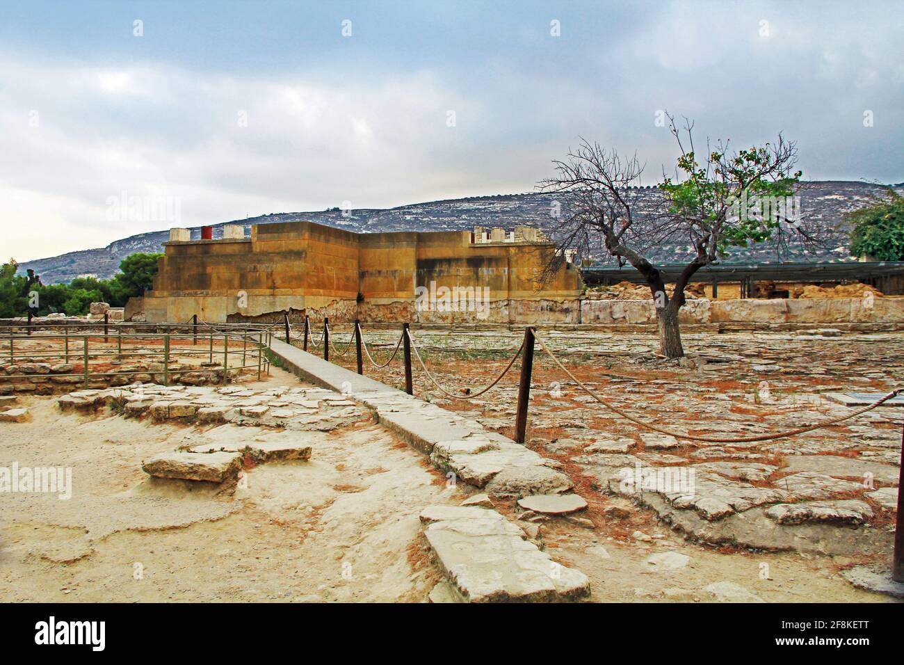 Entrance of the Palace of Knossos on Crete, Greece Stock Photo - Alamy
