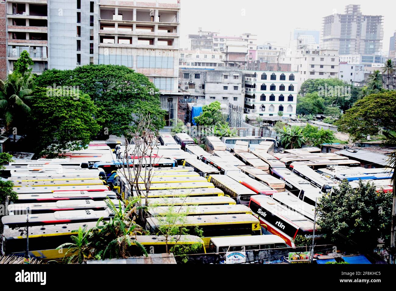 Dhaka bangladesh bus street hi-res stock photography and images - Alamy