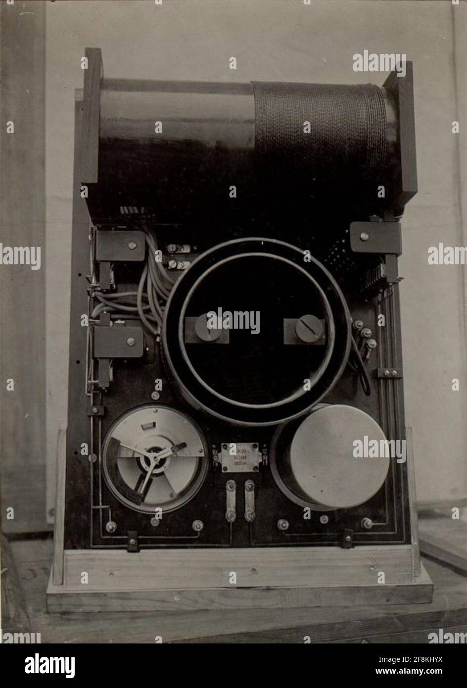 Radio receiver inside hi-res stock photography and images - Alamy