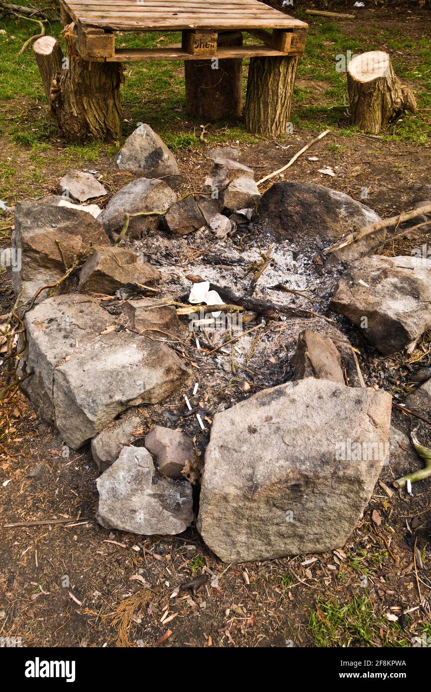 stones in circle of an exhausted campfire Stock Photo - Alamy