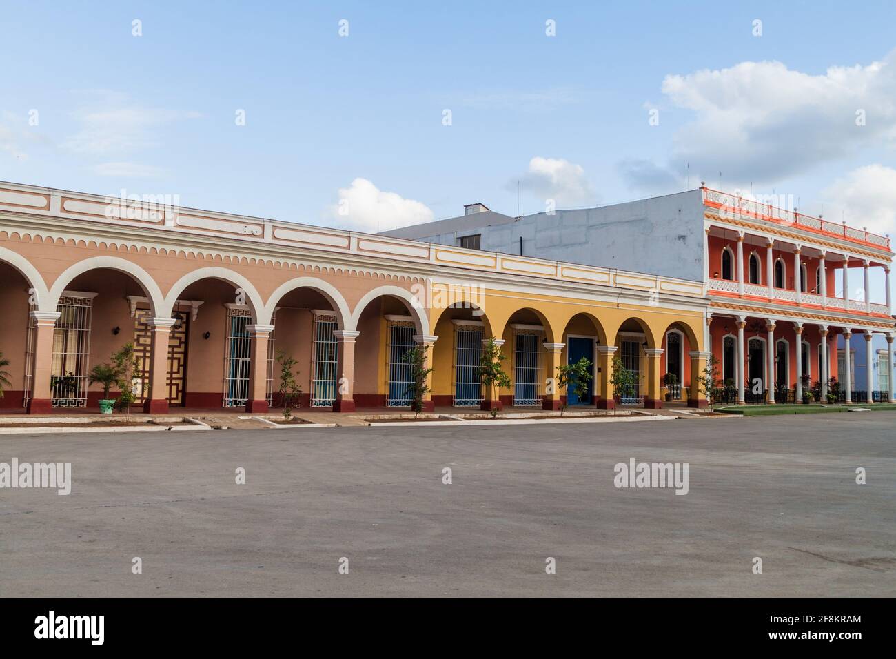 Houses at Parque Marti square in Remedios town, Cuba Stock Photo - Alamy