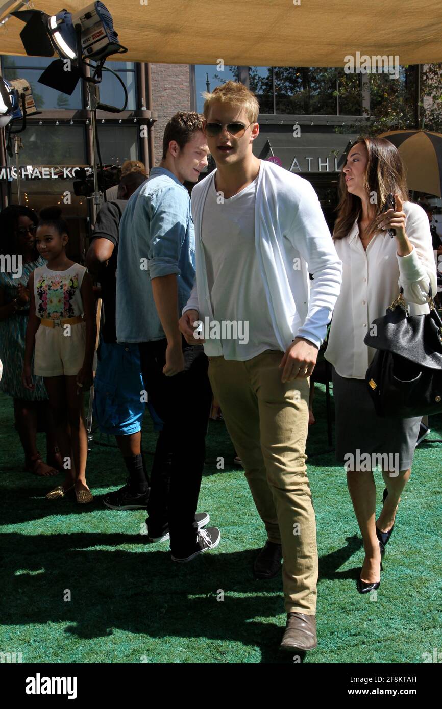 Alexander Ludwig, Amandla Stenberg, Dayo Okeniyi Jack Quaid. Hunger ...