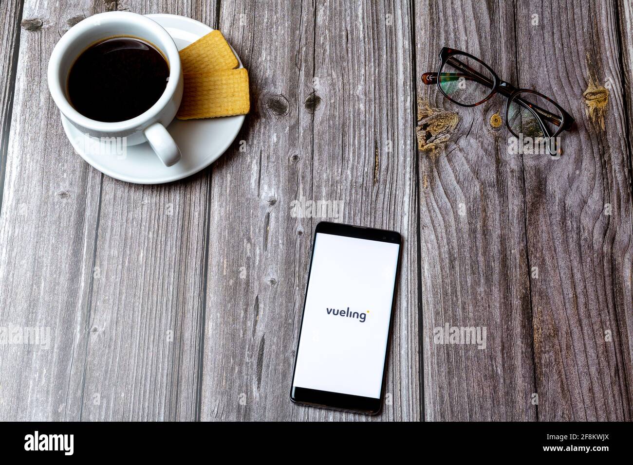 Vueling cell app hi-res stock photography and images - Alamy