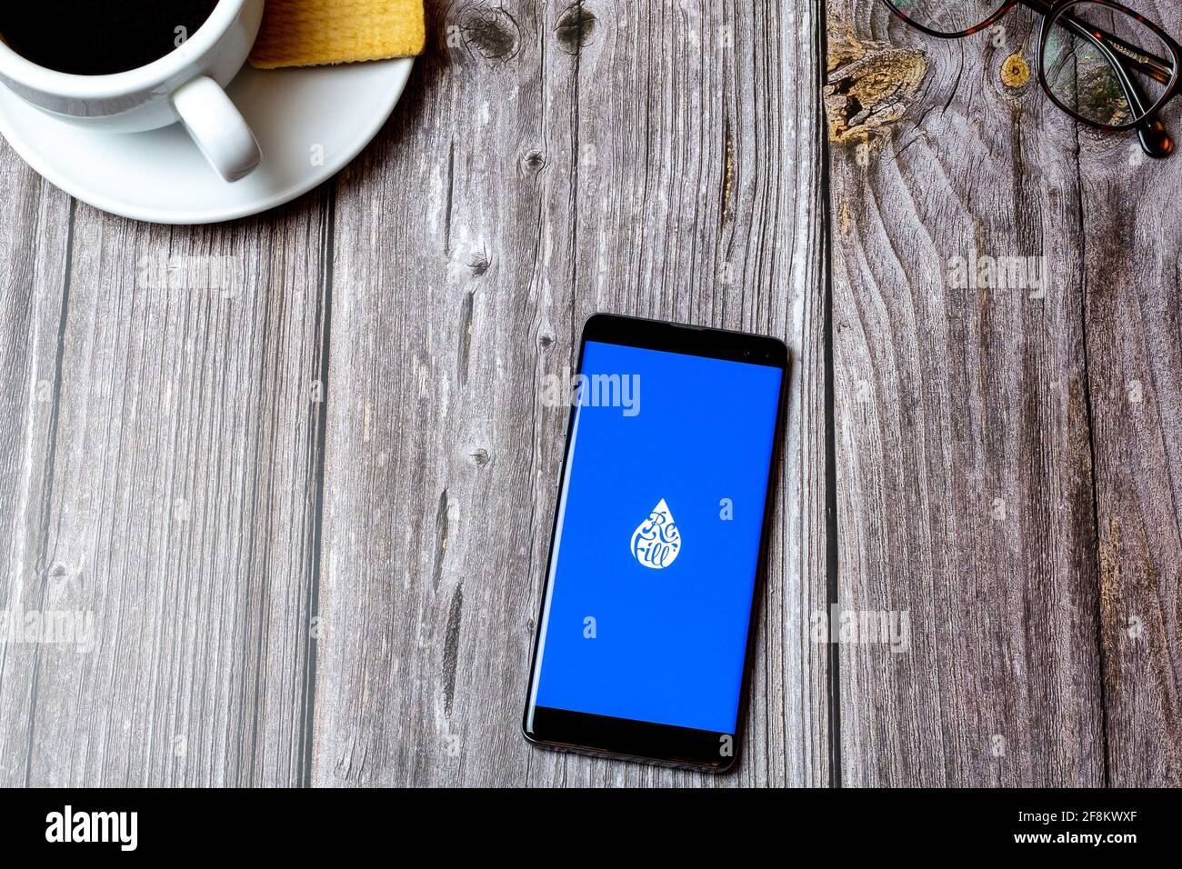 Refill phone screen hi-res stock photography and images - Alamy