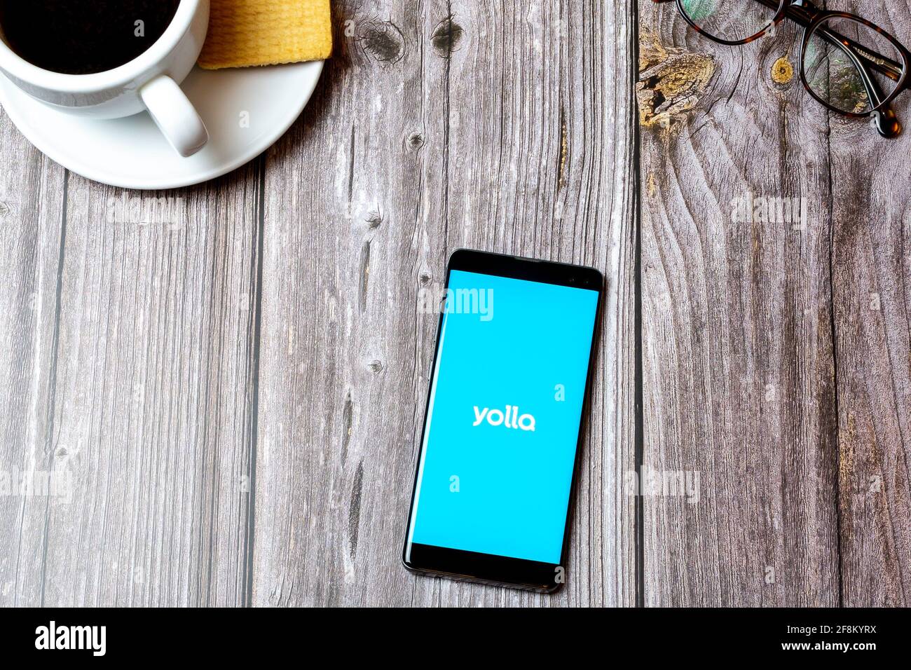 Yolla cell phones hi-res stock photography and images - Alamy
