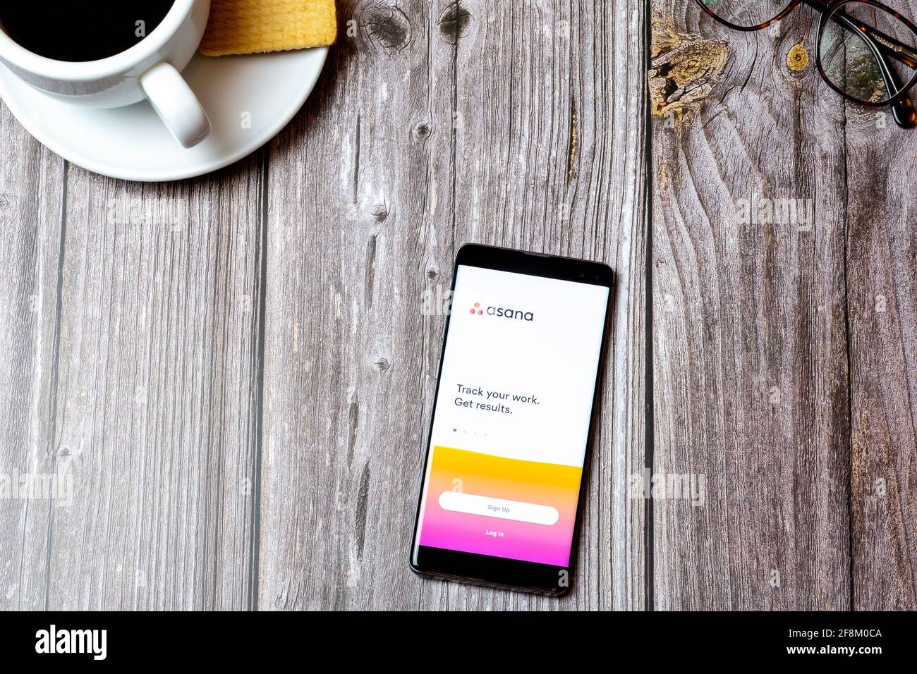 Asana cell app hi-res stock photography and images - Alamy