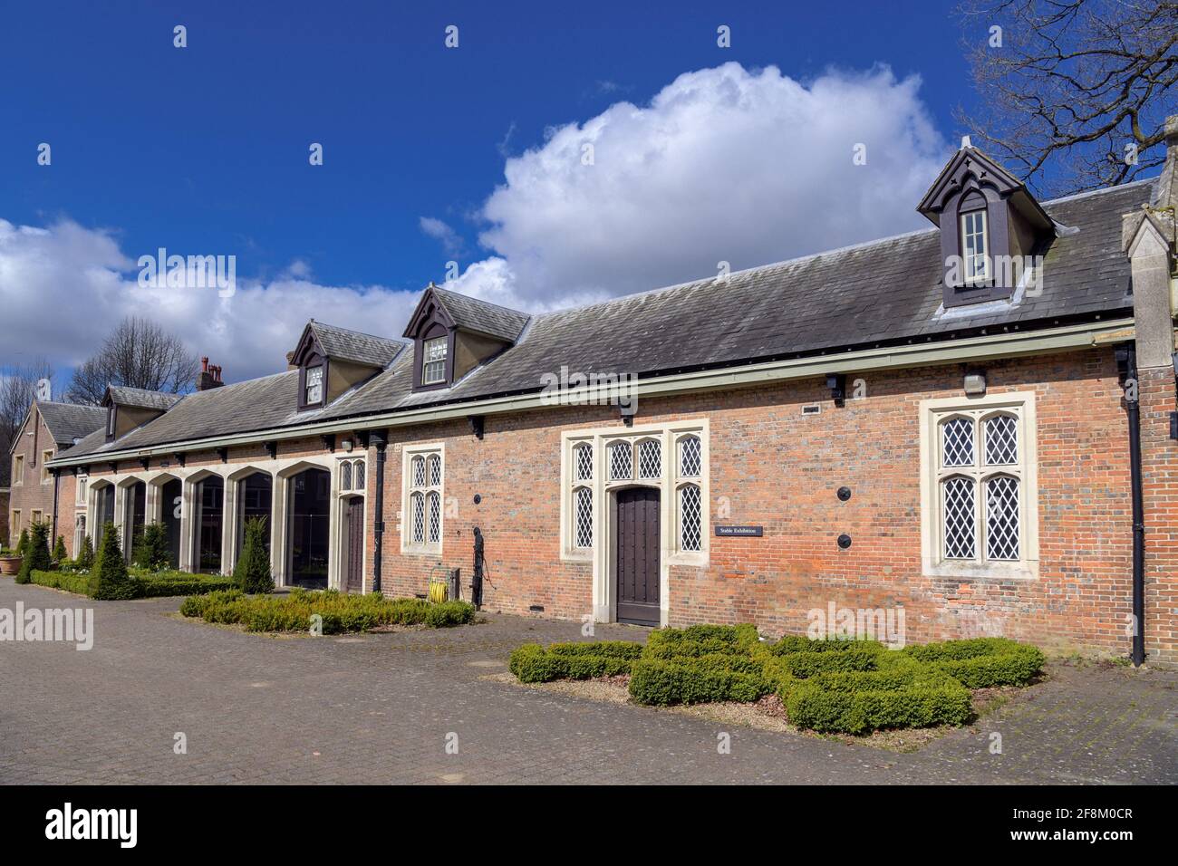 Ashridge management college hertfordshire hi-res stock photography and ...