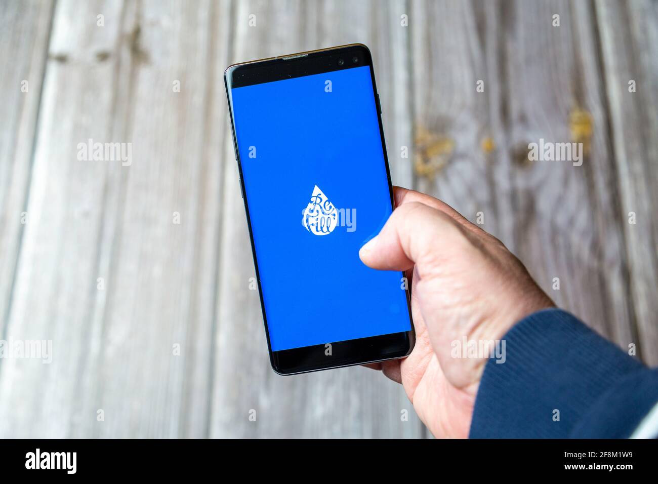 Refill phone screen hi-res stock photography and images - Alamy