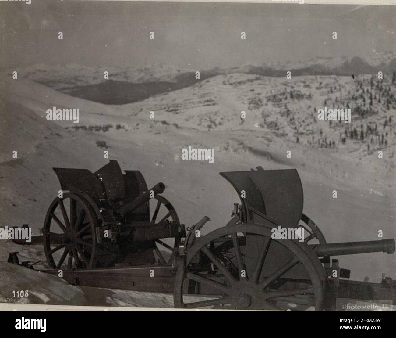 Italian guns hi-res stock photography and images - Alamy