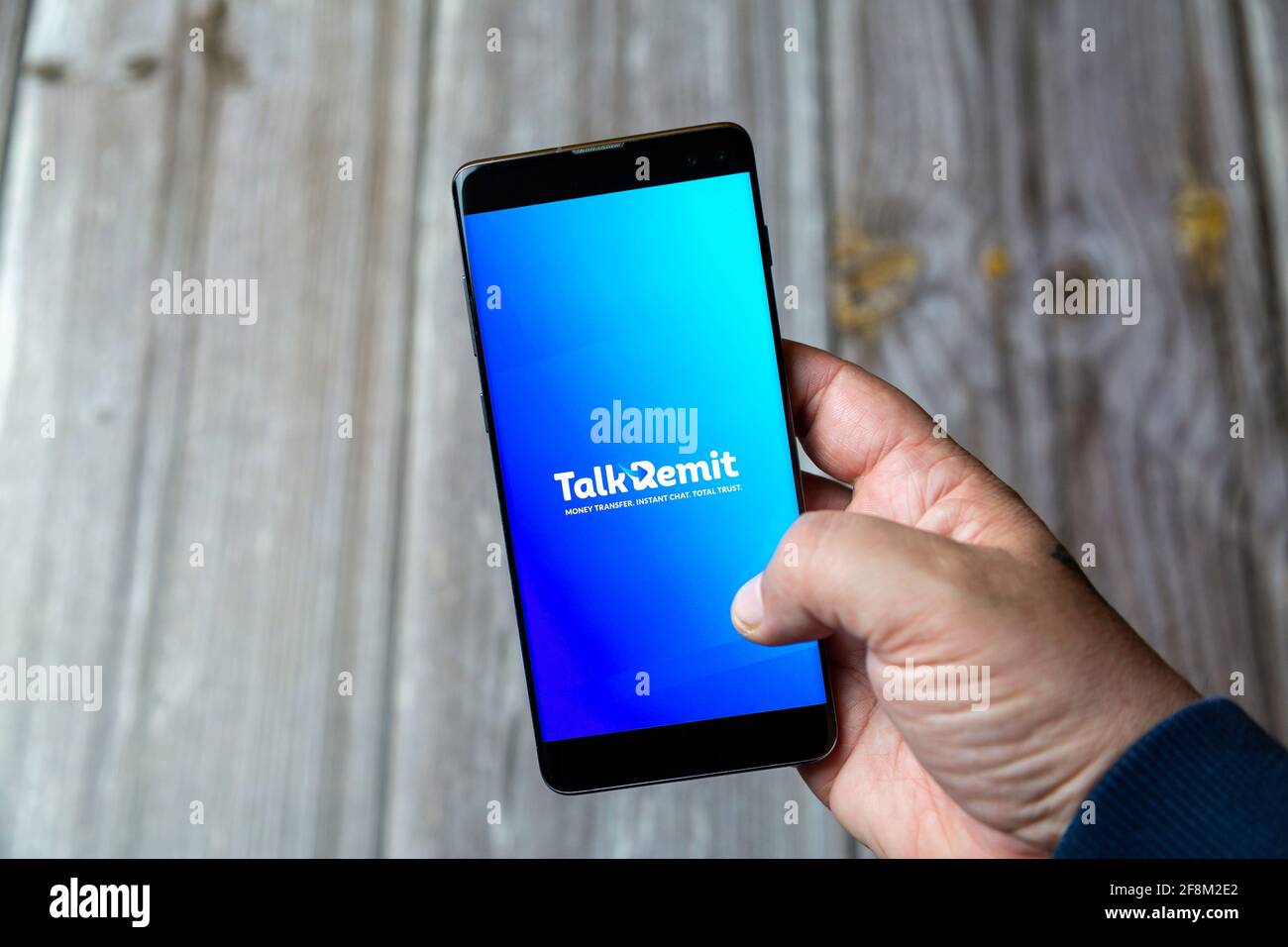 Talk remit app hi-res stock photography and images - Alamy