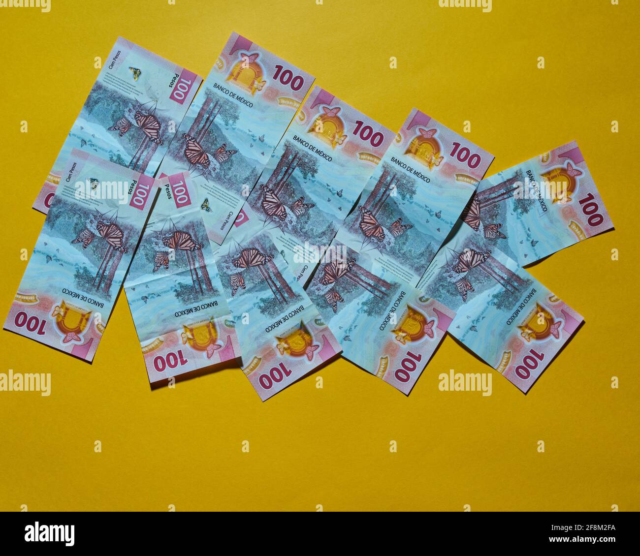 Banknote to 100 pesos hi-res stock photography and images - Alamy