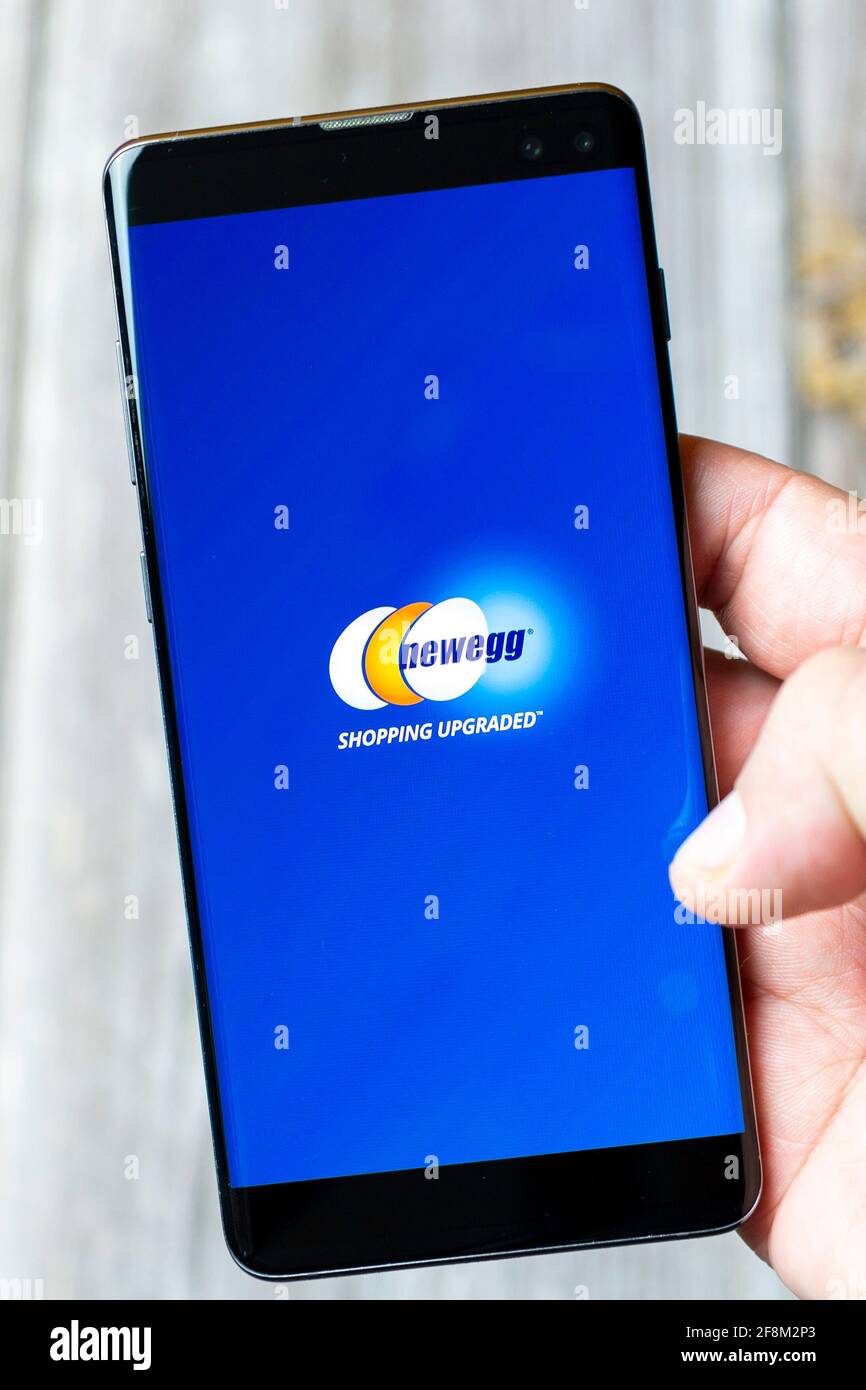 Newegg shopping mobile app hi-res stock photography and images - Alamy