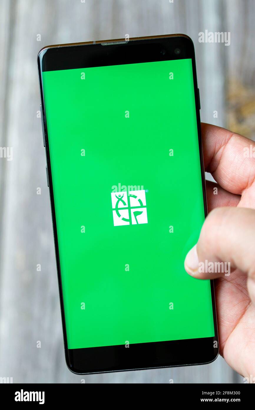 Geocaching apps hi-res stock photography and images - Alamy