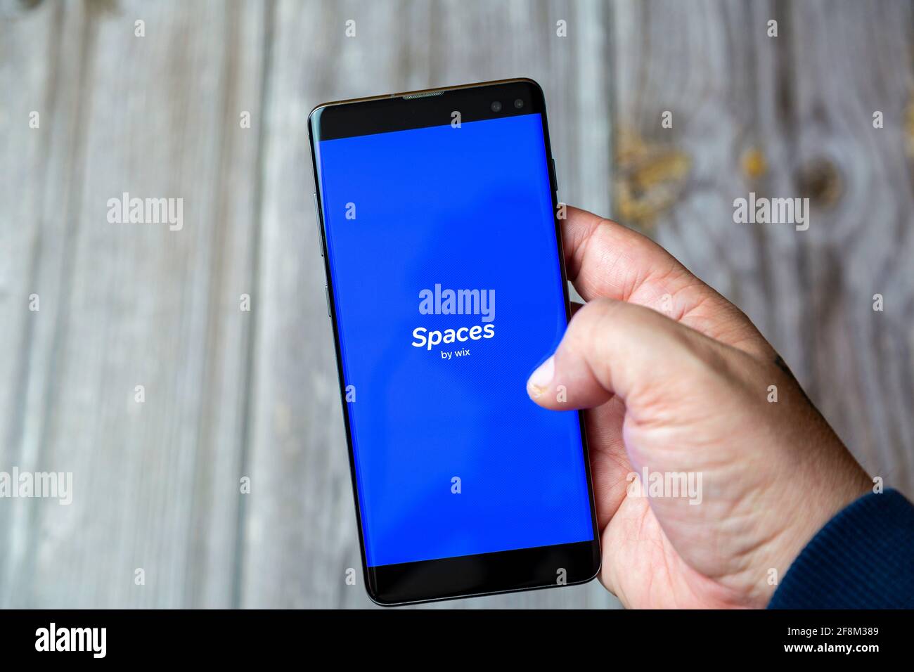 Spaces mobile app hi-res stock photography and images - Alamy