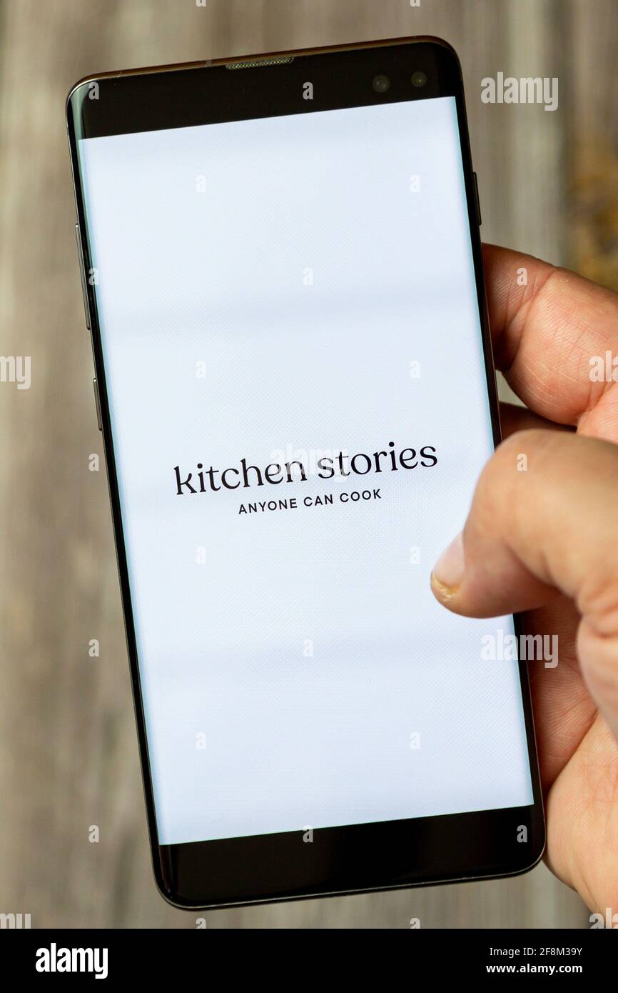 Kitchen stories screen hi-res stock photography and images - Alamy