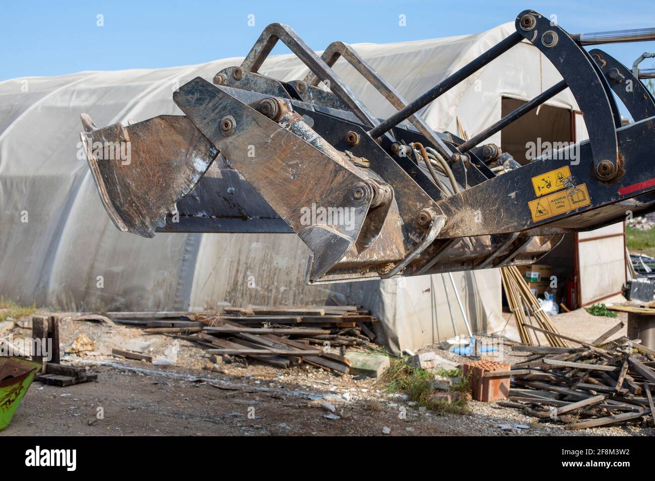 Backhoe bucket hi-res stock photography and images - Alamy