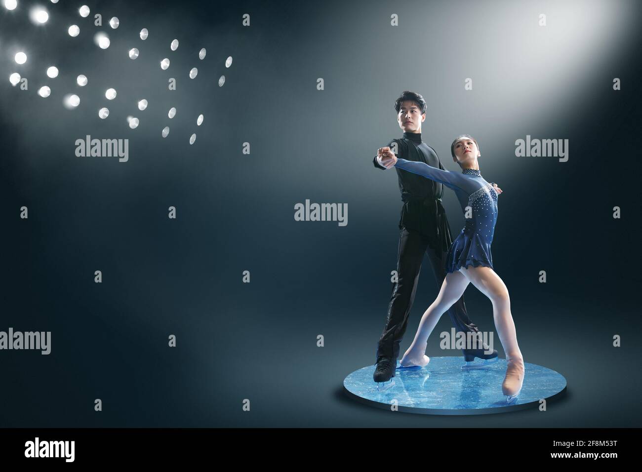 Pairs figure skating Stock Photo - Alamy