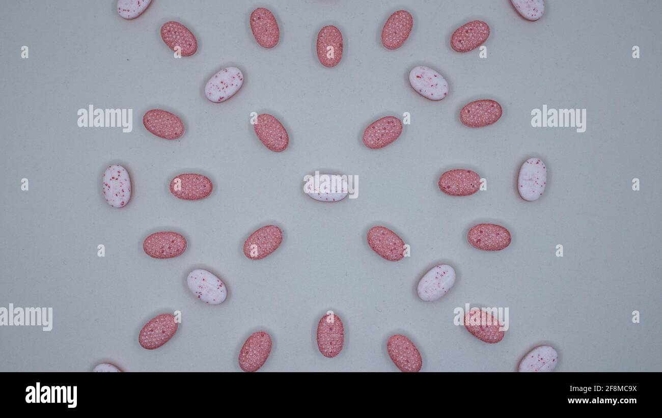 Strawberry Ice Breakers mints layout16 Stock Photo - Alamy