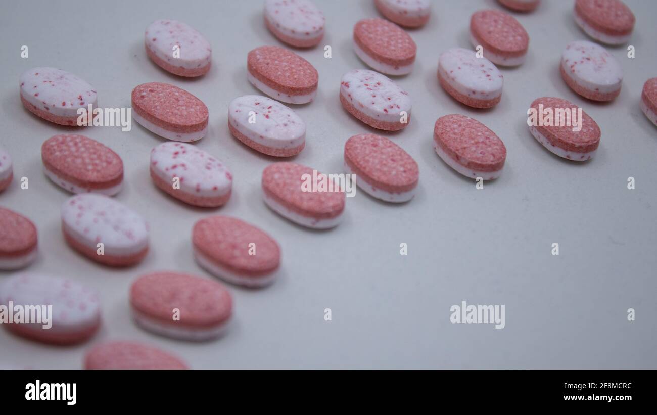 Strawberry Ice Breakers mints layout5 Stock Photo - Alamy