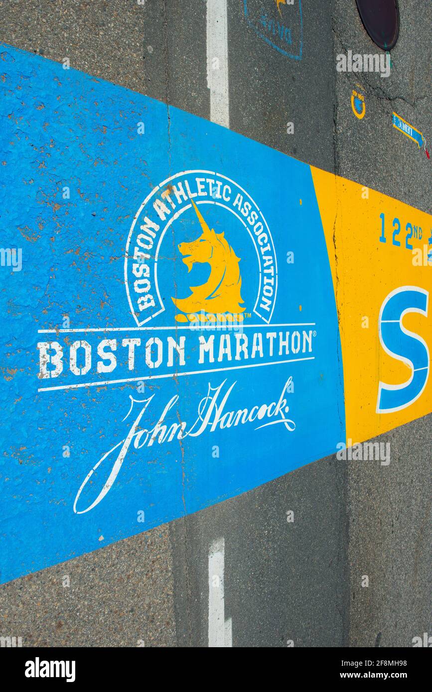 State line sign boston hi-res stock photography and images - Alamy