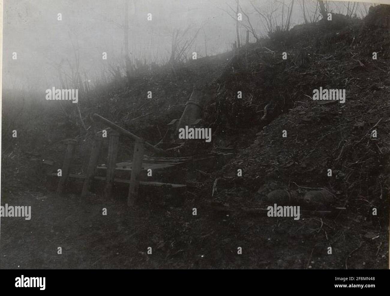 Mortar barrage hi-res stock photography and images - Alamy