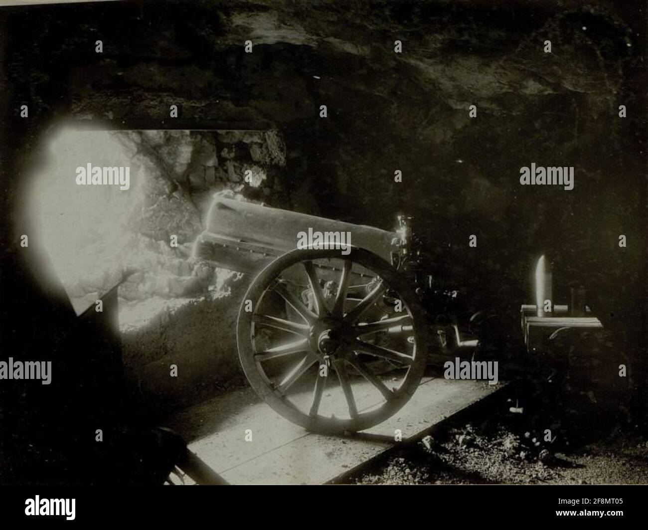 Small pal. Mountain gun in a cavern in the right wing section Stock ...