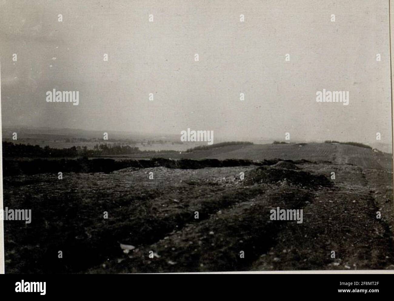 Battlefield footage from world war hi-res stock photography and images ...