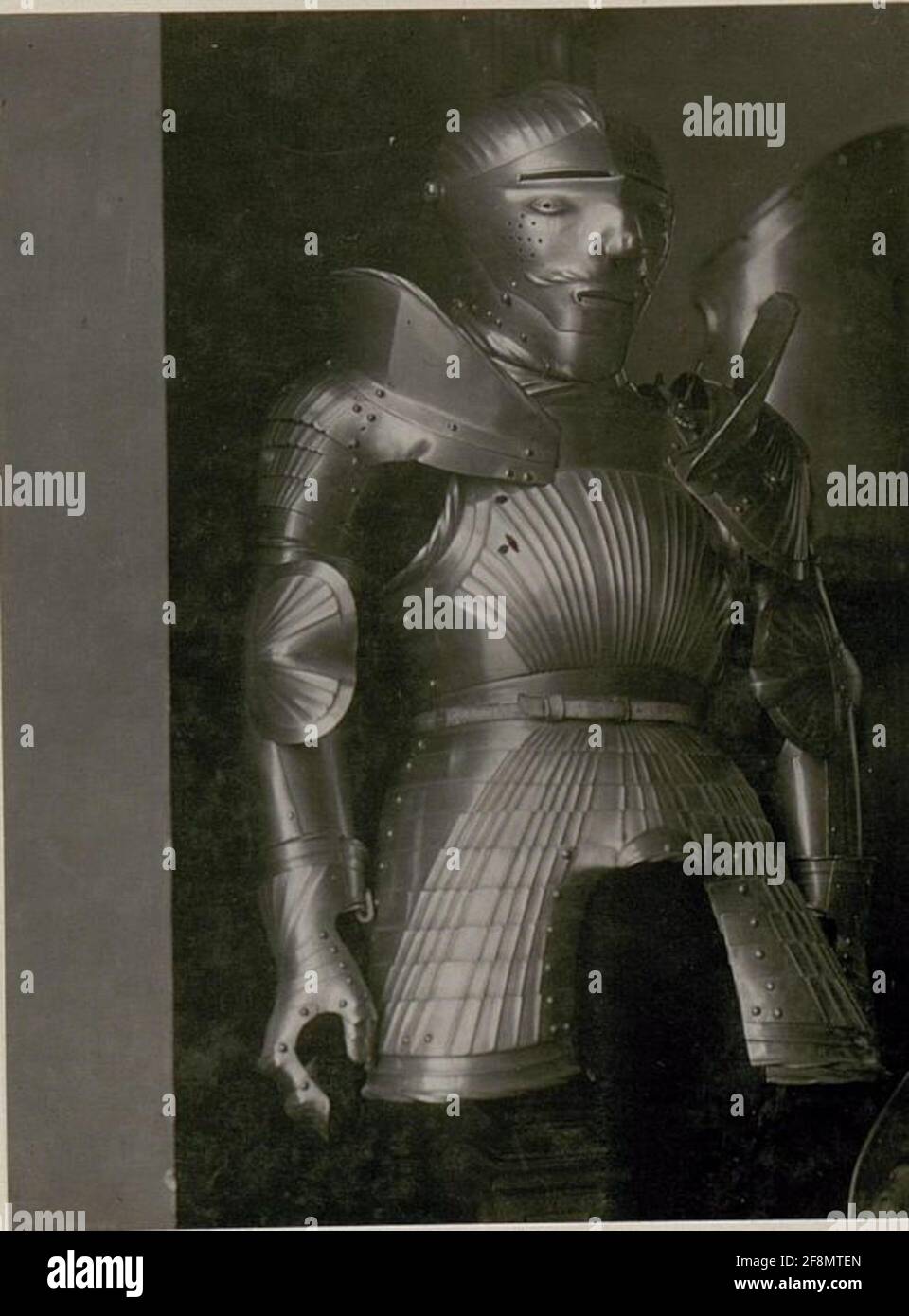 Medieval military technology hi-res stock photography and images - Alamy